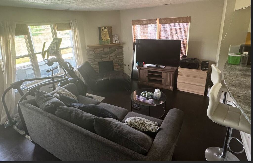 安娜堡 2b2b 优质Condo 招长期整租 （24年7-8月起租） - 房源 - Niwenn