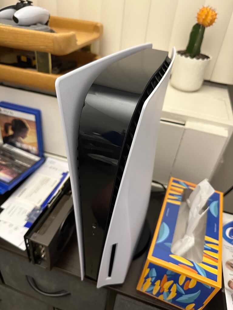 ps5光驱版带手柄$350 - 二手市场 - Niwenn