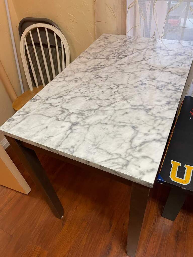 出小餐桌、一体式鞋架衣架 - 二手市场 - Niwenn