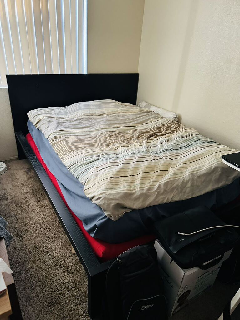 $80出 IKEA Queen black bed frame - 二手市场 - Niwenn