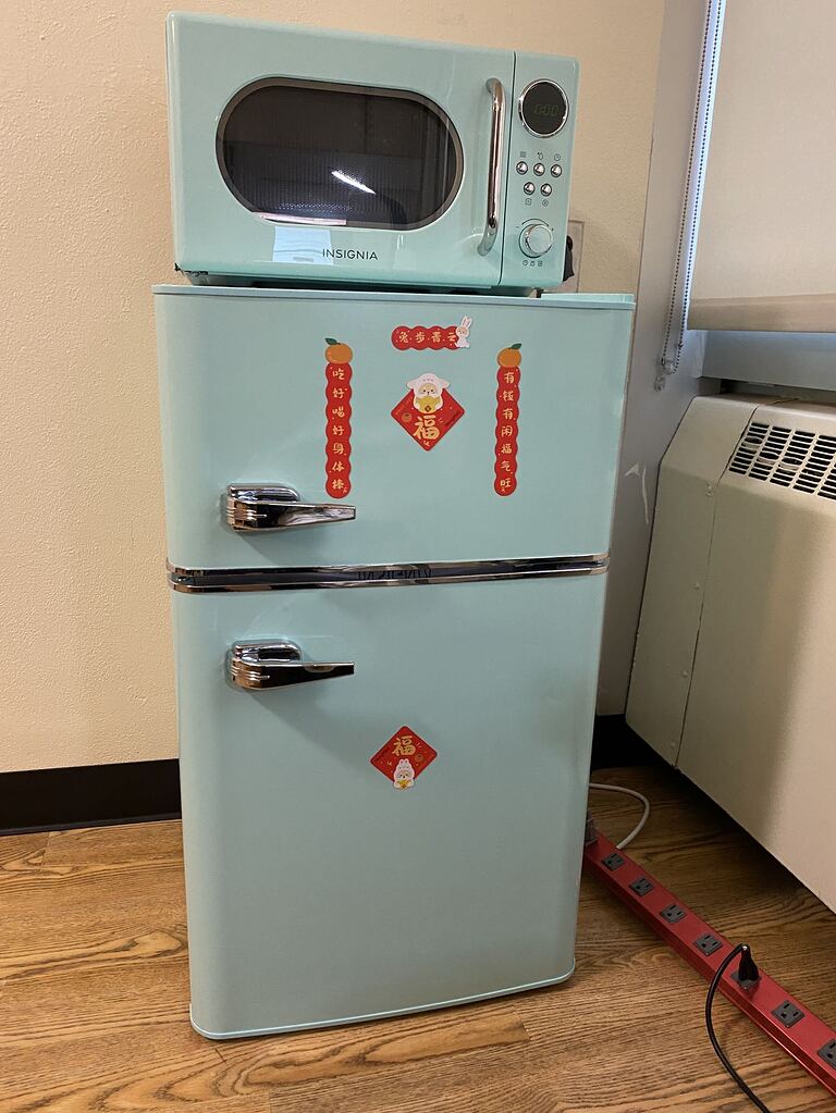 出微波炉45刀。冰箱150。电脑椅40刀 - 二手市场 - Niwenn