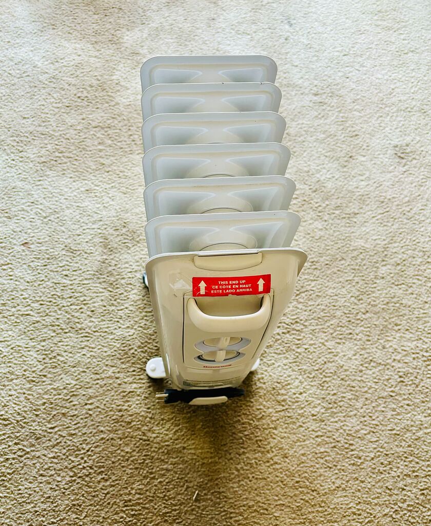 出Honeywell小型油汀取暖器30$, 48105自取 - 二手市场 - Niwenn