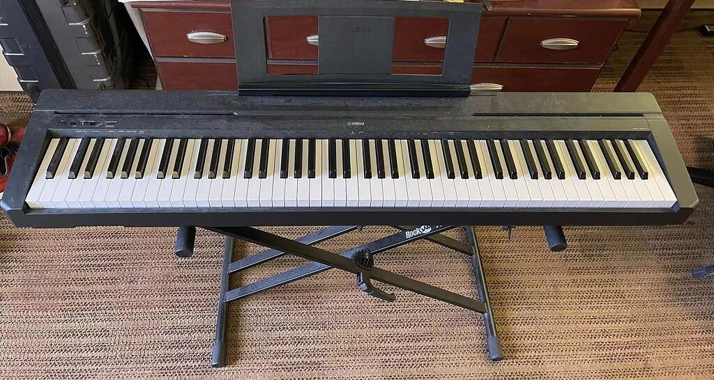 出雅马哈P71电钢琴 $300 - 二手市场 - Niwenn