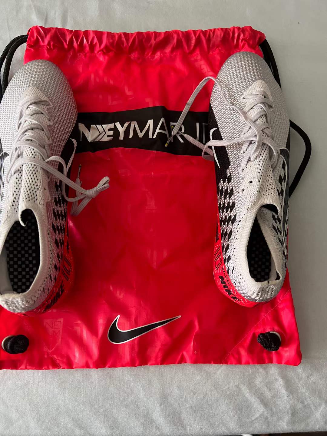 出全新Nike 内马尔足球鞋、有线耳机 - 二手市场 - Niwenn