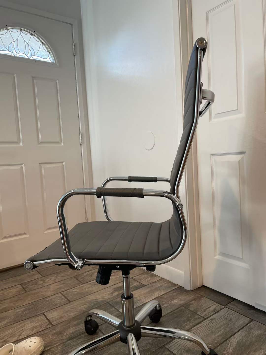 出八九成新办公椅 - 二手市场 - Niwenn