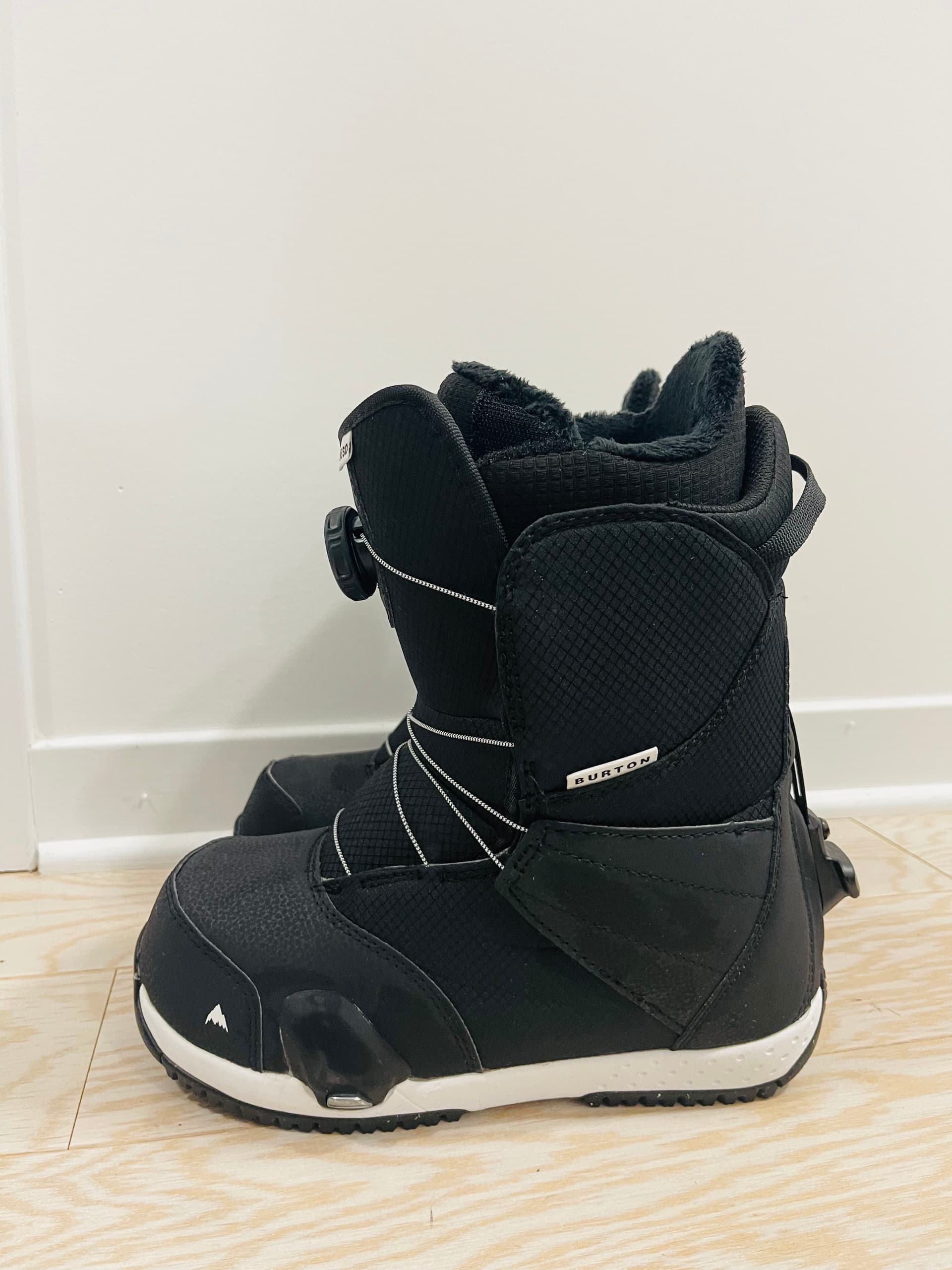 出一双Burton Step on 童鞋7k - 二手市场 - Niwenn